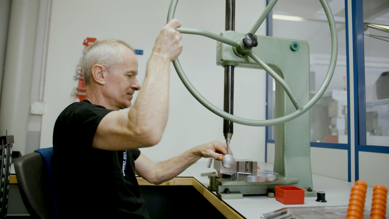 Baugruppenmontage - Robert Ott AG